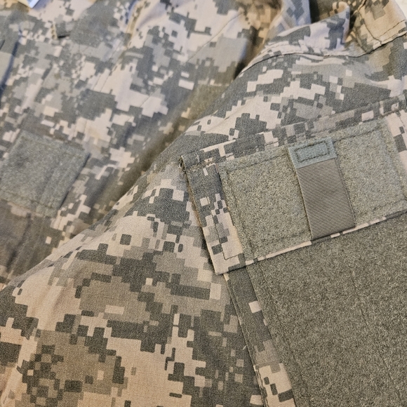 U.S. Army | Jackets & Coats | New Us Army Combat Uniform Coat Shirt ...